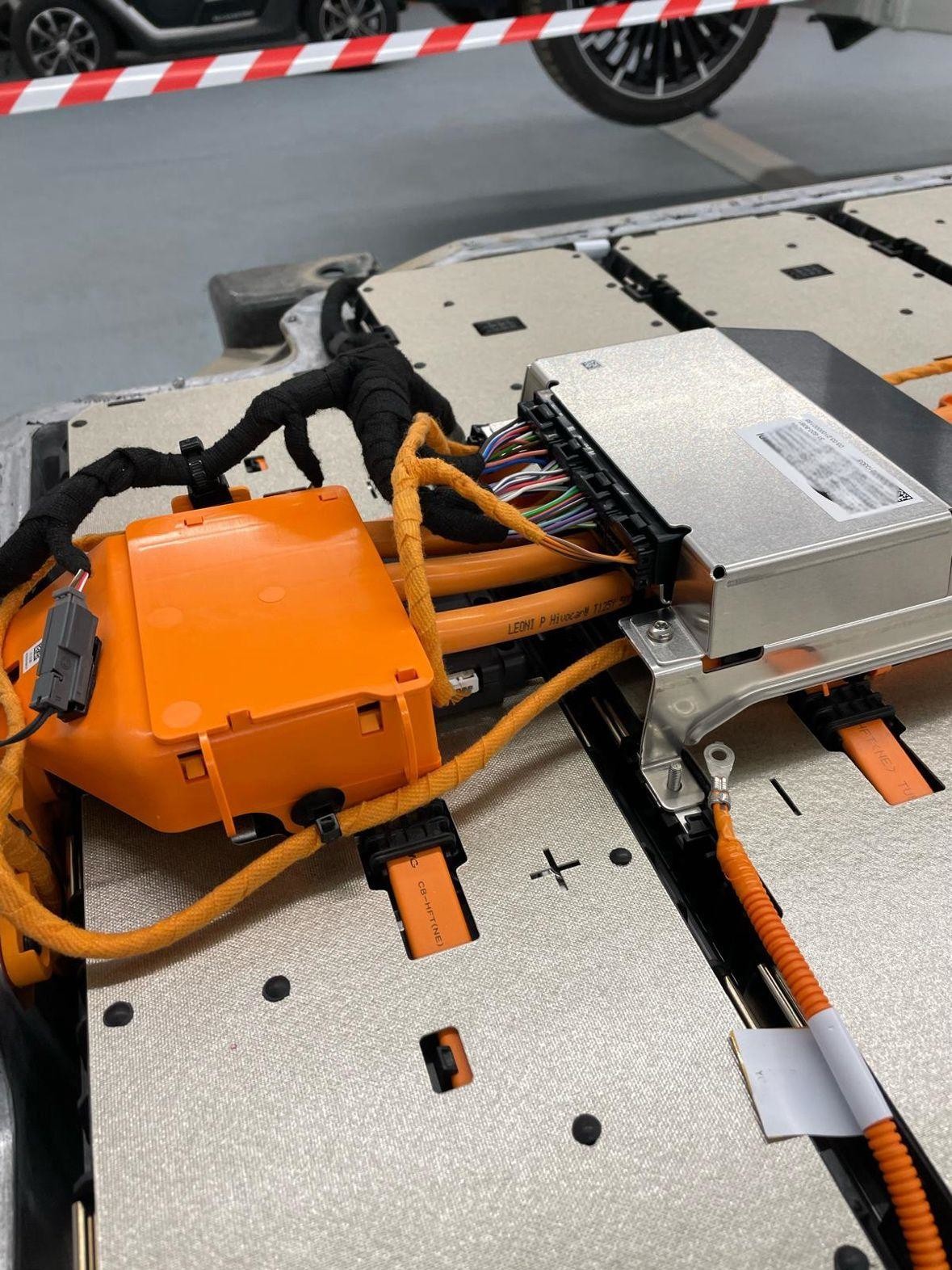 Is Mica Sheet a Good Conductor of Electricity?